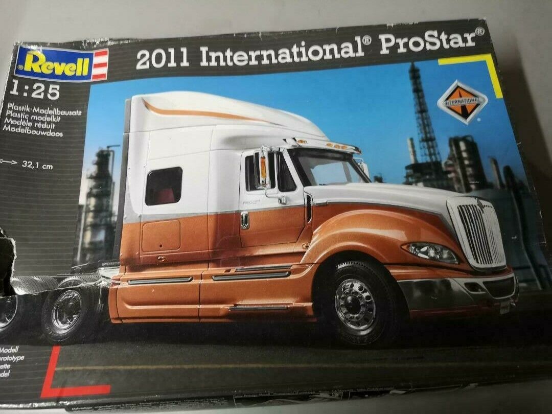 1/25 SCALE REVELL 2011 INTERNATIONAL PROSTAR MODEL TRUCK KIT 07411 | ST ...